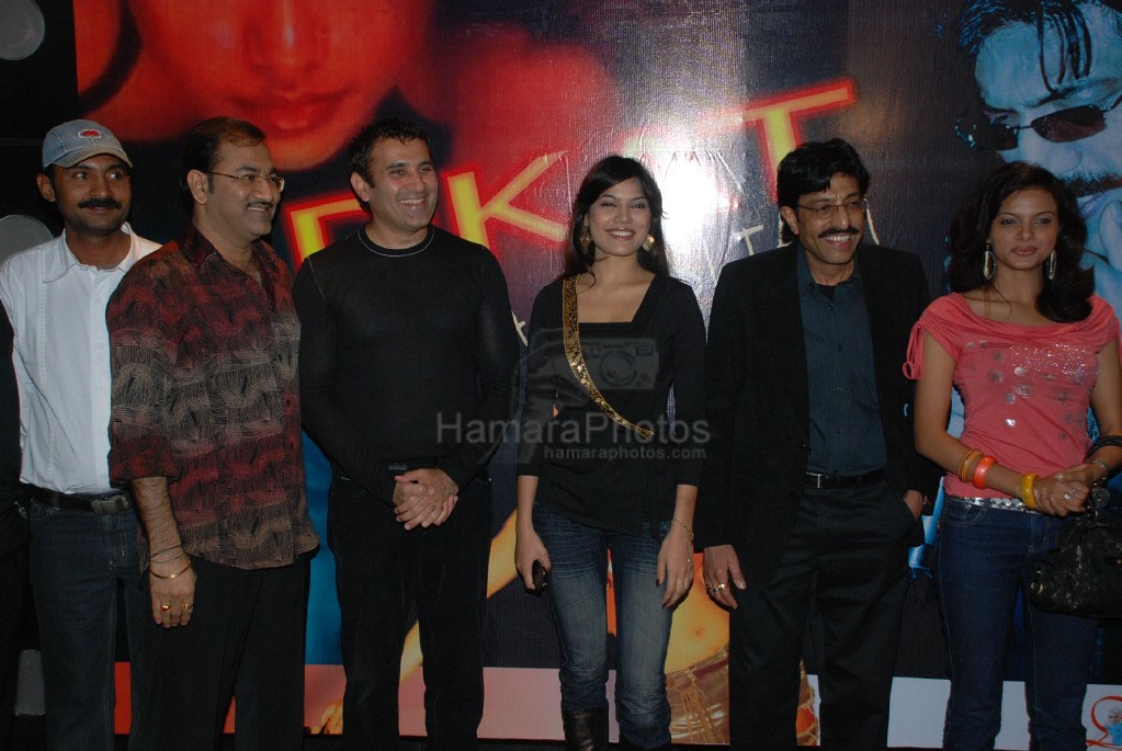 Sudesh Bhonsle, Parmeet Sethi, Dr. Manoj Kumar Gupta at the launch of Duniya Ki Aisi Taisi album ...